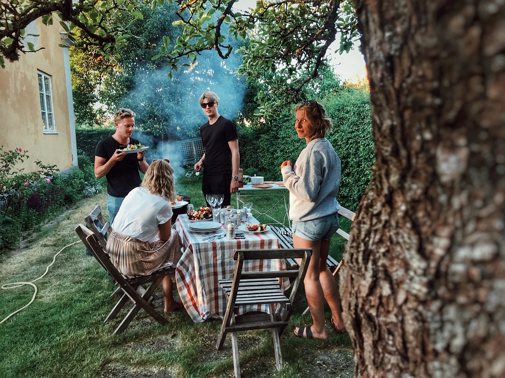 5 Ways To Turn Your Backyard Into A Party-Friendly Space ...