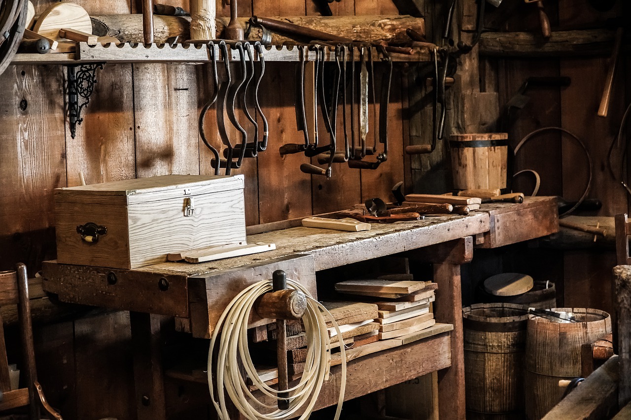 7 Essential Woodworking Hand Tools: You Must Have - BeautyHarmonyLife