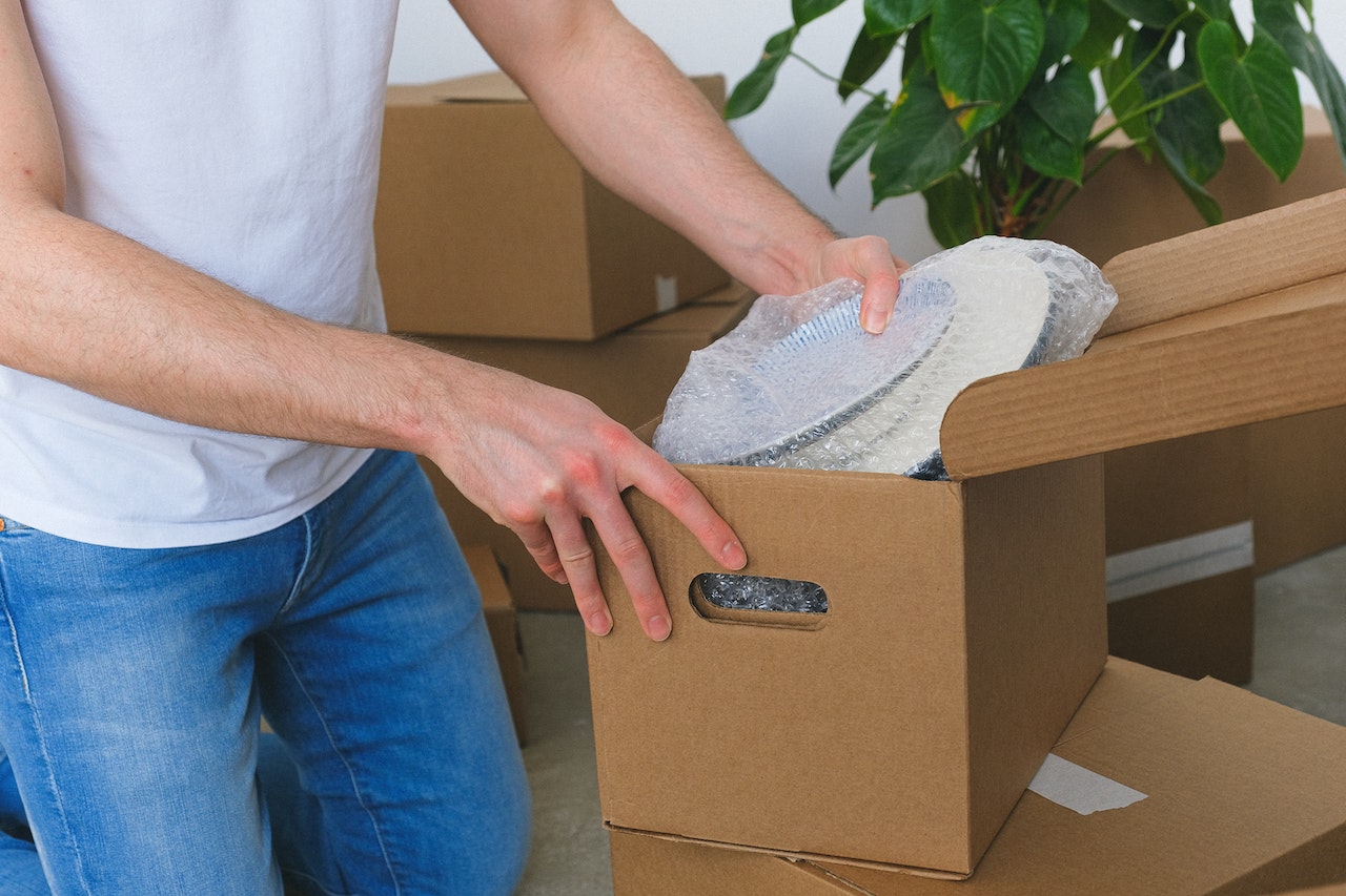 How To Pack Fragile Items When Moving - BeautyHarmonyLife