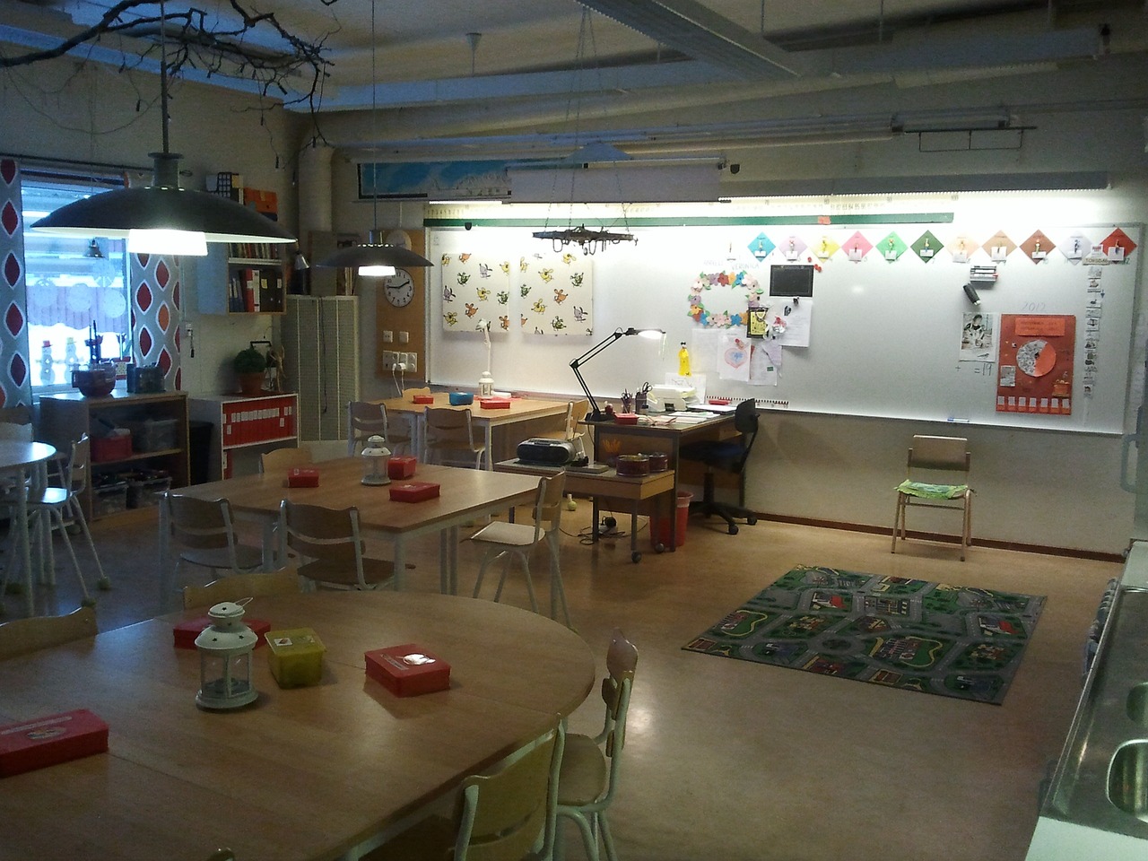 9 Tips for a Functional & Organized Classroom Space - BeautyHarmonyLife