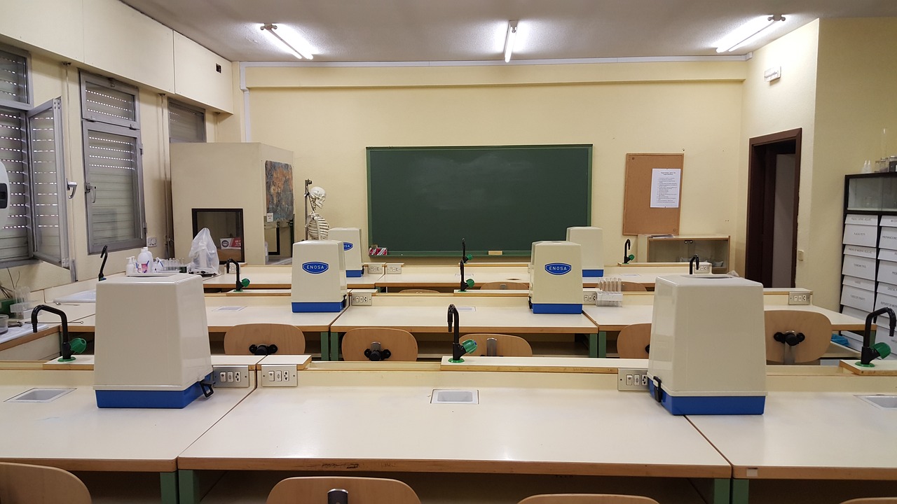 9 Tips for a Functional & Organized Classroom Space - BeautyHarmonyLife